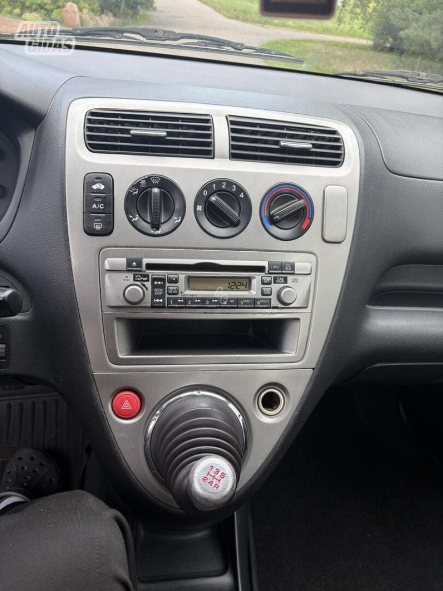 Honda Civic 2004 in Vilnius, with an engine capacity of 1.70 L and mileage of 281 thousand km for 1299 €, photo 13 on AUTOMOTO.COM.LV