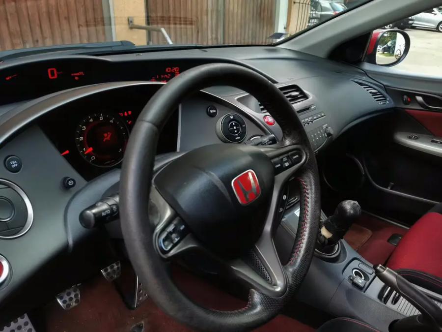 Honda Civic 2007 in Riga, with an engine capacity of 2.00 L and mileage of 297 thousand km for 4390 €, photo 10 on AUTOMOTO.COM.LV