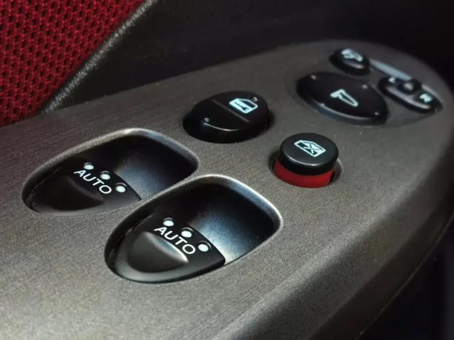 Honda Civic 2007 in Riga, with an engine capacity of 2.00 L and mileage of 297 thousand km for 4390 €, photo 15 on AUTOMOTO.COM.LV