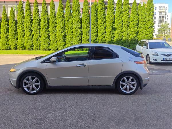 Honda Civic 2008 Viļņa, ar dzinēja tilpumu 1.80 L un nobraukumu 299 tūkst. km par 1250 €, foto 1 vietnē AUTOMOTO.COM.LV