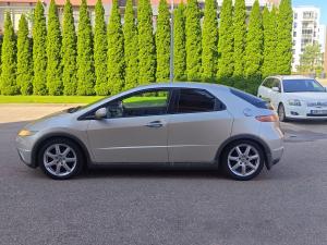 Honda Civic 2008 in Vilnius, with an engine capacity of 1.80 L and mileage of 299 thousand km for 1250 €, photo  on AUTOMOTO.COM.LV