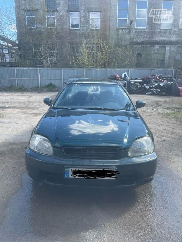 Green Honda Civic 1996 in Vilnius, with an engine capacity of 1.60 L and mileage of 272 thousand km for 1000 €, photo 2 on AUTOMOTO.COM.LV
