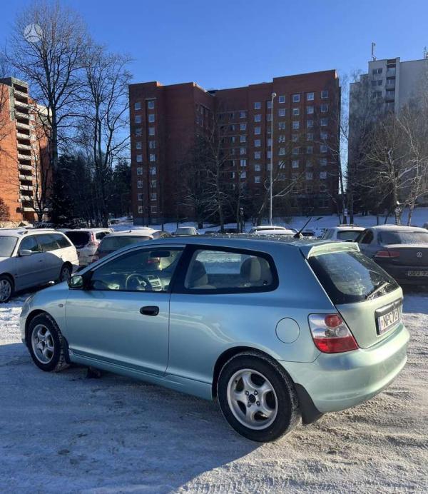 Green Honda Civic 2005 in Vilnius, with an engine capacity of 1.40 L and mileage of 225 thousand km for 1280 €, photo 4 on AUTOMOTO.COM.LV
