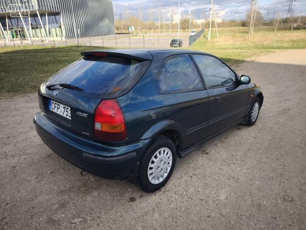 Zaļš Honda Civic 1997 Viļņa, ar dzinēja tilpumu 1.40 L un nobraukumu 115 tūkst. km par 1600 €, foto 4 vietnē AUTOMOTO.COM.LV