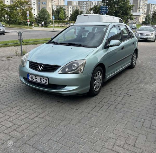 Green Honda Civic 2004 in Vilnius, with an engine capacity of 1.40 L and mileage of 194 thousand km for 1300 €, photo 1 on AUTOMOTO.COM.LV