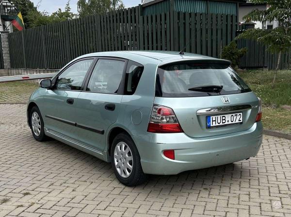 Green Honda Civic 2004 in Vilnius, with an engine capacity of 1.40 L and mileage of 194 thousand km for 1300 €, photo 8 on AUTOMOTO.COM.LV