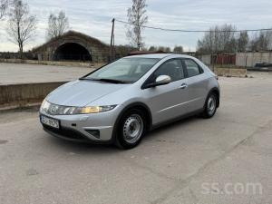 Zaļš Honda Civic 2005 Rīga, ar dzinēja tilpumu 1.60 L un nobraukumu 0 tūkst. km par 1599 €, foto  vietnē AUTOMOTO.COM.LV
