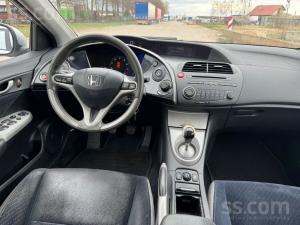 Зеленый Хонда Цивик 2005 в Рига, объемом двигателя 1.60 л и пробегом 0 тыс. км за 1599 €, фото 11 на AUTOMOTO.COM.LV