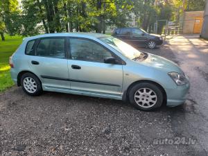 Green Honda Civic 2005 in Tallinn, with an engine capacity of 1.40 L and mileage of 151 thousand km for 1199 €, photo 3 on AUTOMOTO.COM.LV