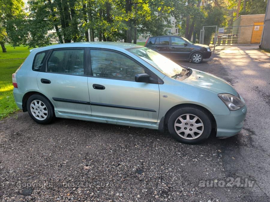 Green Honda Civic 2005 in Tallinn, with an engine capacity of 1.40 L and mileage of 151 thousand km for 1199 €, photo 3 on AUTOMOTO.COM.LV