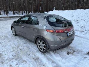 Green Honda Civic 2006 in Vilnius, with an engine capacity of 2.20 L and mileage of 288 thousand km for 2250 €, photo 3 on AUTOMOTO.COM.LV