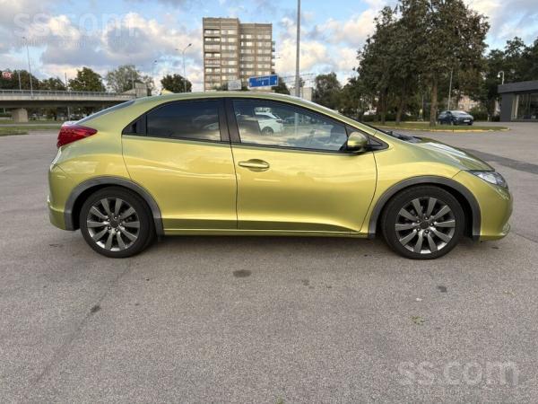 Green Honda Civic 2012 in Riga, with an engine capacity of 1.80 L and mileage of 170 thousand km for 6700 €, photo 6 on AUTOMOTO.COM.LV