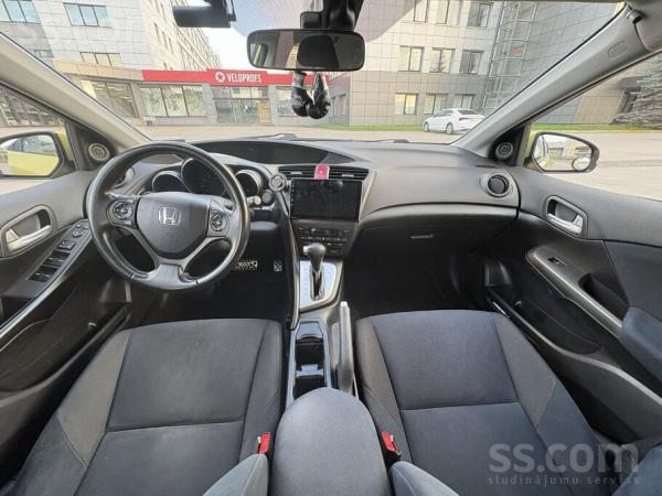 Green Honda Civic 2012 in Riga, with an engine capacity of 1.80 L and mileage of 170 thousand km for 6700 €, photo 10 on AUTOMOTO.COM.LV
