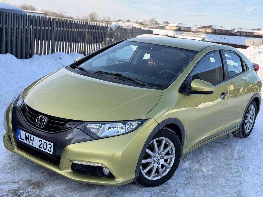 Green Honda Civic 2013 in Vilnius, with an engine capacity of 2.20 L and mileage of 269 thousand km for 4900 €, photo 1 on AUTOMOTO.COM.LV