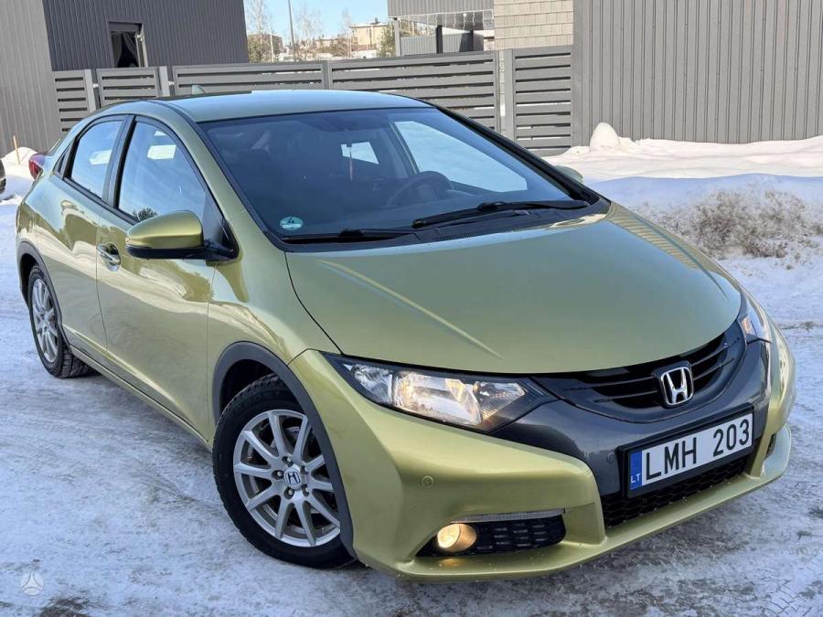 Green Honda Civic 2013 in Vilnius, with an engine capacity of 2.20 L and mileage of 269 thousand km for 4900 €, photo 2 on AUTOMOTO.COM.LV