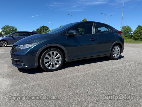 Green Honda Civic 2013 in Tallinn, with an engine capacity of 1.80 L and mileage of 183 thousand km for 6900 €, photo 3 on AUTOMOTO.COM.LV