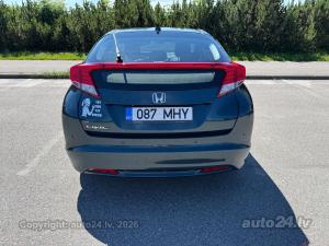 Green Honda Civic 2013 in Tallinn, with an engine capacity of 1.80 L and mileage of 183 thousand km for 6900 €, photo 5 on AUTOMOTO.COM.LV