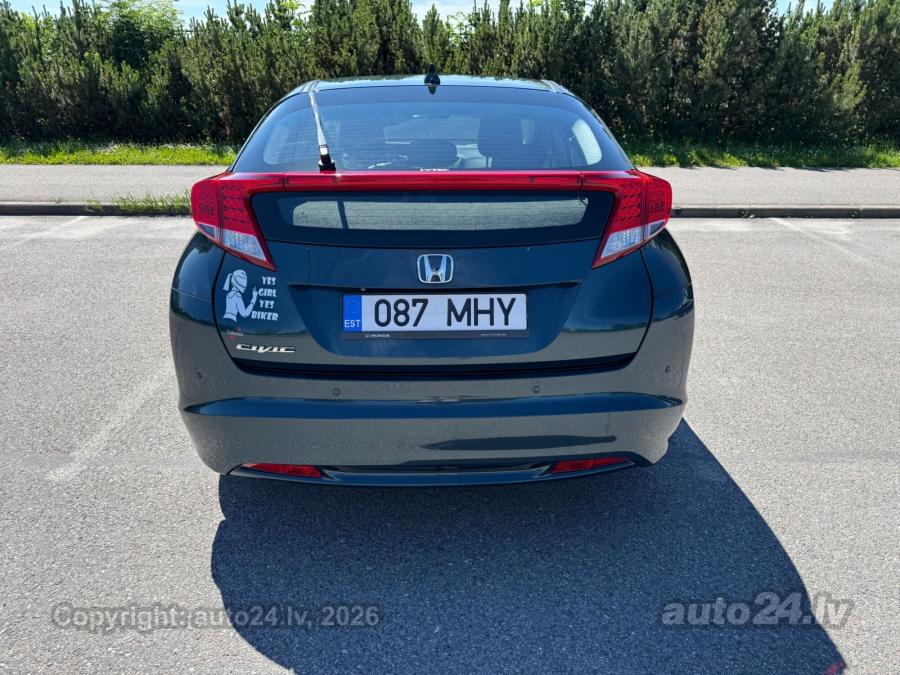 Green Honda Civic 2013 in Tallinn, with an engine capacity of 1.80 L and mileage of 183 thousand km for 6900 €, photo 5 on AUTOMOTO.COM.LV