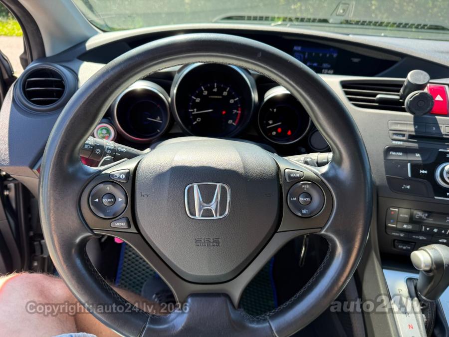 Green Honda Civic 2013 in Tallinn, with an engine capacity of 1.80 L and mileage of 183 thousand km for 6900 €, photo 14 on AUTOMOTO.COM.LV