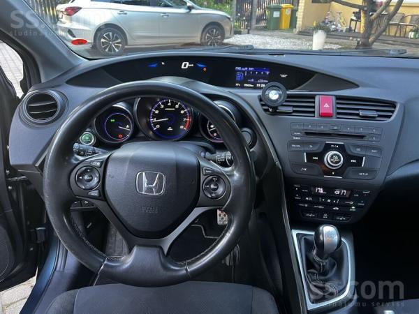 Honda Civic 2013 RÄ«ga vietnÄ ZaļŔ Honda Civic 2013 RÄ«ga, ar dzinÄja tilpumu 1.80 L un nobraukumu 156 tÅ«kst. km par 5490 ā¬, foto 7 vietnÄ AUTOMOTO.COM.LV