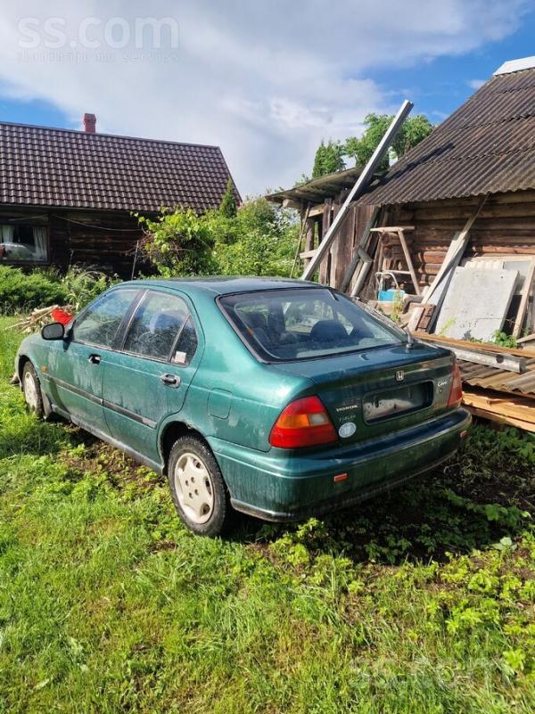 Green Honda Civic 2001 in Ludza, with an engine capacity of 1.40 L and mileage of 150 thousand km for 250 €, photo 3 on AUTOMOTO.COM.LV