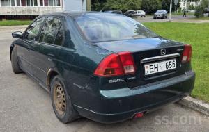 Green Honda Civic 2001 in Riga, with an engine capacity of 1.60 L and mileage of 215 thousand km for 690 €, photo 4 on AUTOMOTO.COM.LV