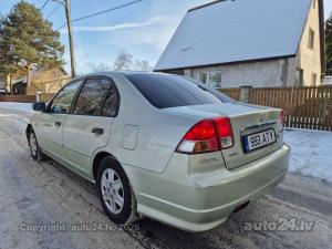 Green Honda Civic 2004 in Tallinn, with an engine capacity of 1.60 L and mileage of 240 thousand km for 1400 €, photo 3 on AUTOMOTO.COM.LV