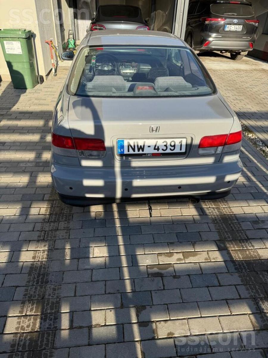 Pelēks Honda Civic 1997 Rīga, ar dzinēja tilpumu 1.60 L un nobraukumu 229 tūkst. km par 4850 €, foto 4 vietnē AUTOMOTO.COM.LV