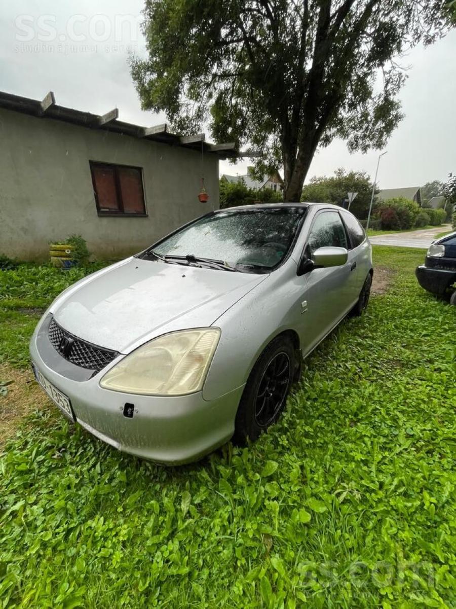 Grey Honda Civic 2003 in Bauska, with an engine capacity of 1.60 L and mileage of 300 thousand km for 1350 €, photo 5 on AUTOMOTO.COM.LV