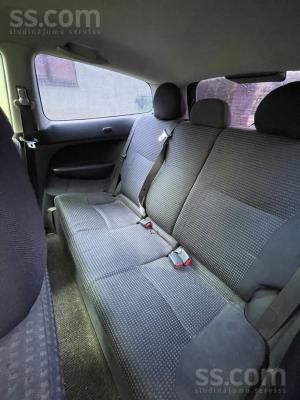 Grey Honda Civic 2003 in Bauska, with an engine capacity of 1.60 L and mileage of 300 thousand km for 1350 €, photo 8 on AUTOMOTO.COM.LV