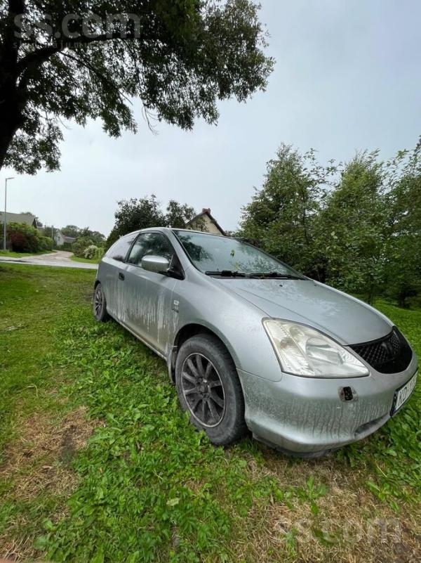 Grey Honda Civic 2003 in Bauska, with an engine capacity of 1.60 L and mileage of 300 thousand km for 1350 €, photo 6 on AUTOMOTO.COM.LV
