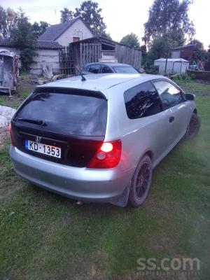 Pelēks Honda Civic 2003 Bauska, ar dzinēja tilpumu 1.60 L un nobraukumu 300 tūkst. km par 850 €, foto 4 vietnē AUTOMOTO.COM.LV