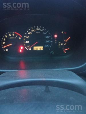 Pelēks Honda Civic 2003 Bauska, ar dzinēja tilpumu 1.60 L un nobraukumu 300 tūkst. km par 850 €, foto 6 vietnē AUTOMOTO.COM.LV