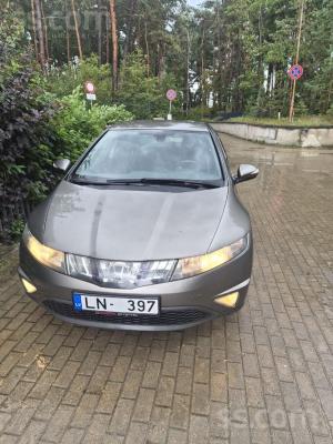 Pelēks Honda Civic 2007 Jūrmala, ar dzinēja tilpumu 1.60 L un nobraukumu 156 tūkst. km par 2600 €, foto  vietnē AUTOMOTO.COM.LV