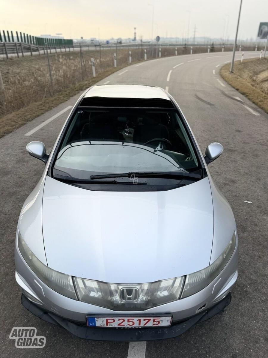 Pelēks Honda Civic 2008 Kauņa, ar dzinēja tilpumu 2.20 L un nobraukumu 290 tūkst. km par 1100 €, foto 14 vietnē AUTOMOTO.COM.LV