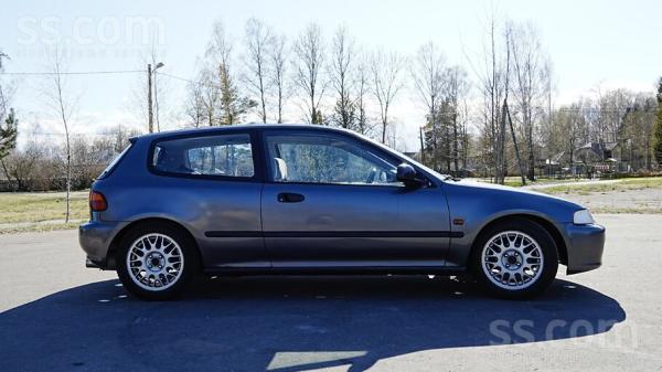 Pelēks Honda Civic 1992 Jūrmala, ar dzinēja tilpumu 1.50 L un nobraukumu 210 tūkst. km par 5000 €, foto 3 vietnē AUTOMOTO.COM.LV