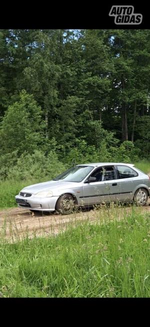 Pelēks Honda Civic 1999 Vievis, ar dzinēja tilpumu 1.40 L un nobraukumu 252 tūkst. km par 650 €, foto  vietnē AUTOMOTO.COM.LV