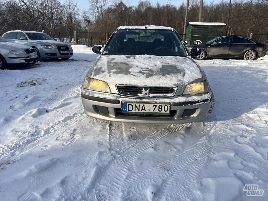 Grey Honda Civic 2000 in Siauliai, with an engine capacity of 1.60 L and mileage of 167 thousand km for 799 €, photo 6 on AUTOMOTO.COM.LV