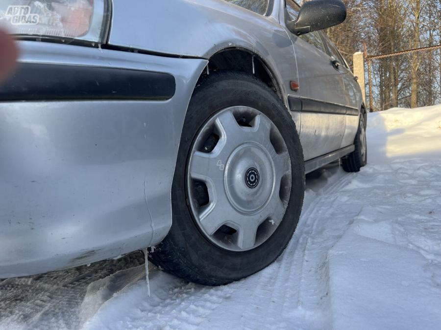 Grey Honda Civic 2000 in Siauliai, with an engine capacity of 1.60 L and mileage of 167 thousand km for 799 €, photo 9 on AUTOMOTO.COM.LV