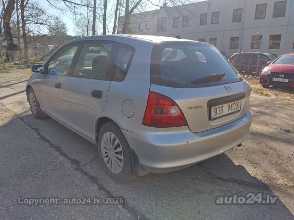 Pelēks Honda Civic 2001 Tallina, ar dzinēja tilpumu 1.60 L un nobraukumu 141 tūkst. km par 950 €, foto 3 vietnē AUTOMOTO.COM.LV