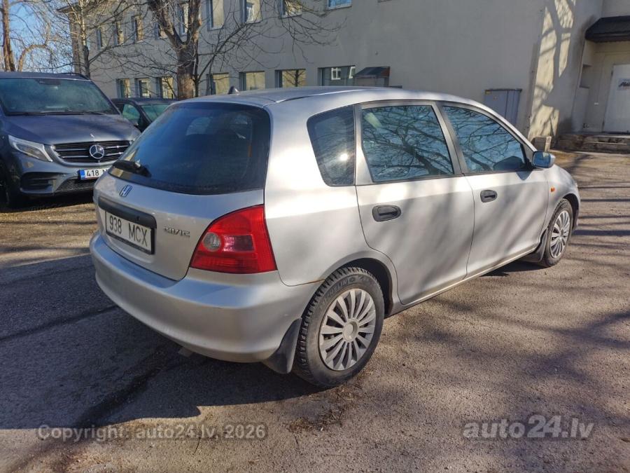 Grey Honda Civic 2001 in Tallinn, with an engine capacity of 1.60 L and mileage of 141 thousand km for 950 €, photo 4 on AUTOMOTO.COM.LV