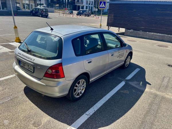 Grey Honda Civic 2001 in Vilnius, with an engine capacity of 1.59 L and mileage of 223 thousand km for 1500 €, photo 6 on AUTOMOTO.COM.LV