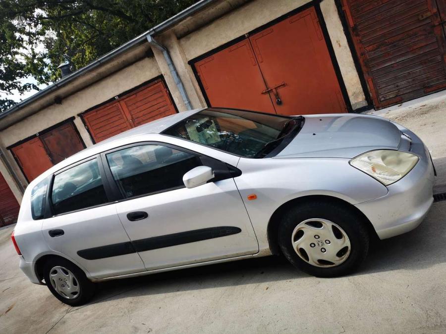 Grey Honda Civic 2001 in Kaunas, with an engine capacity of 1.40 L and mileage of 282 thousand km for 690 €, photo 3 on AUTOMOTO.COM.LV