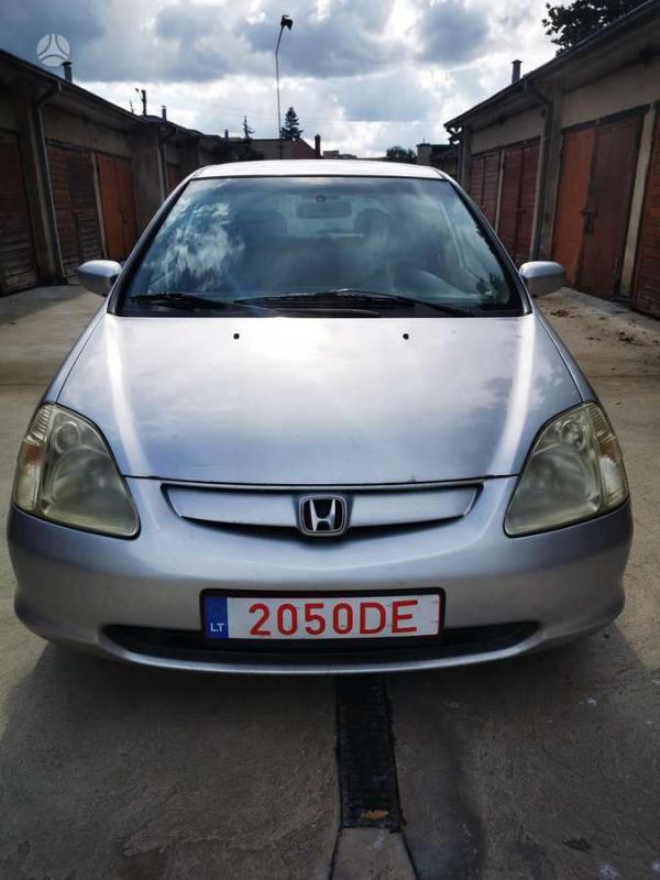 Grey Honda Civic 2001 in Kaunas, with an engine capacity of 1.40 L and mileage of 282 thousand km for 690 €, photo 6 on AUTOMOTO.COM.LV
