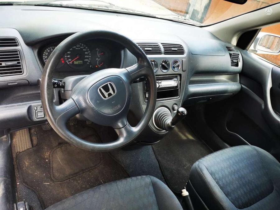 Grey Honda Civic 2001 in Kaunas, with an engine capacity of 1.40 L and mileage of 282 thousand km for 690 €, photo 8 on AUTOMOTO.COM.LV