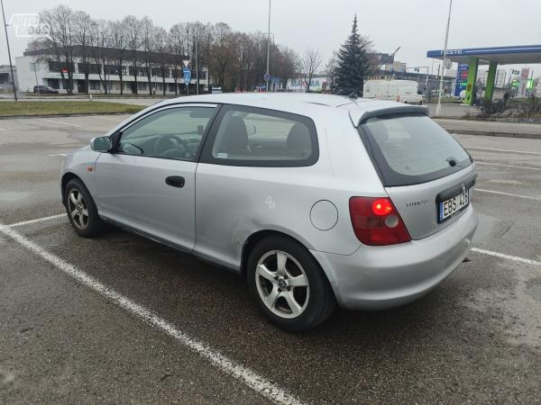 Grey Honda Civic 2002 in Kaunas, with an engine capacity of 1.40 L and mileage of 272 thousand km for 550 €, photo 3 on AUTOMOTO.COM.LV