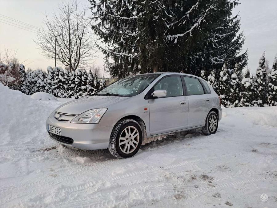 Grey Honda Civic 2002 in Vilnius, with an engine capacity of 1.59 L and mileage of 158 thousand km for 1350 €, photo 1 on AUTOMOTO.COM.LV