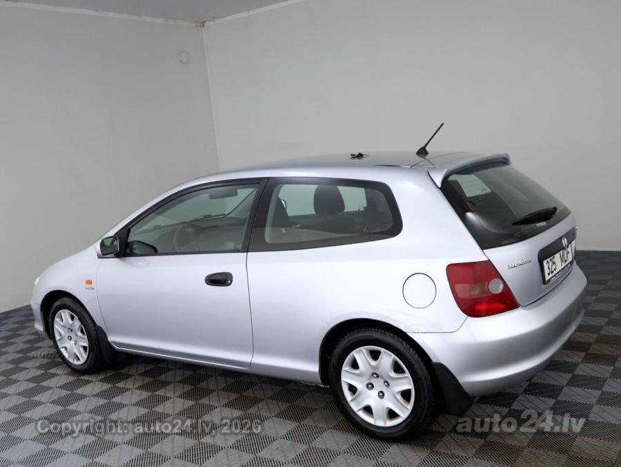 Pelēks Honda Civic 2002 Tallina, ar dzinēja tilpumu 1.60 L un nobraukumu 203 tūkst. km par 799 €, foto 4 vietnē AUTOMOTO.COM.LV