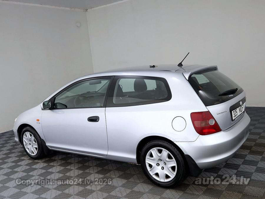 Pelēks Honda Civic 2002 Tallina, ar dzinēja tilpumu 1.60 L un nobraukumu 203 tūkst. km par 799 €, foto 4 vietnē AUTOMOTO.COM.LV