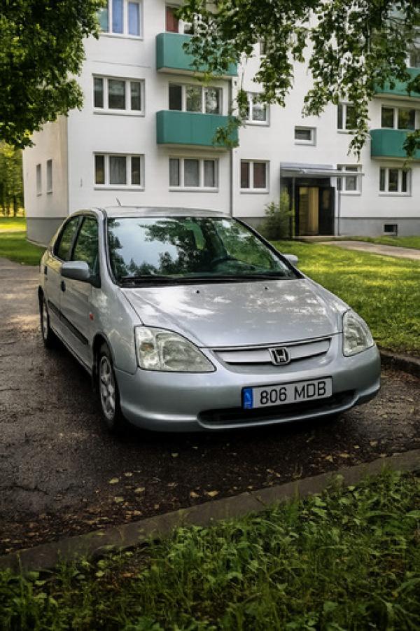 Pelēks Honda Civic 2002 Tallina, ar dzinēja tilpumu 1.60 L un nobraukumu 247 tūkst. km par 1999 €, foto 2 vietnē AUTOMOTO.COM.LV